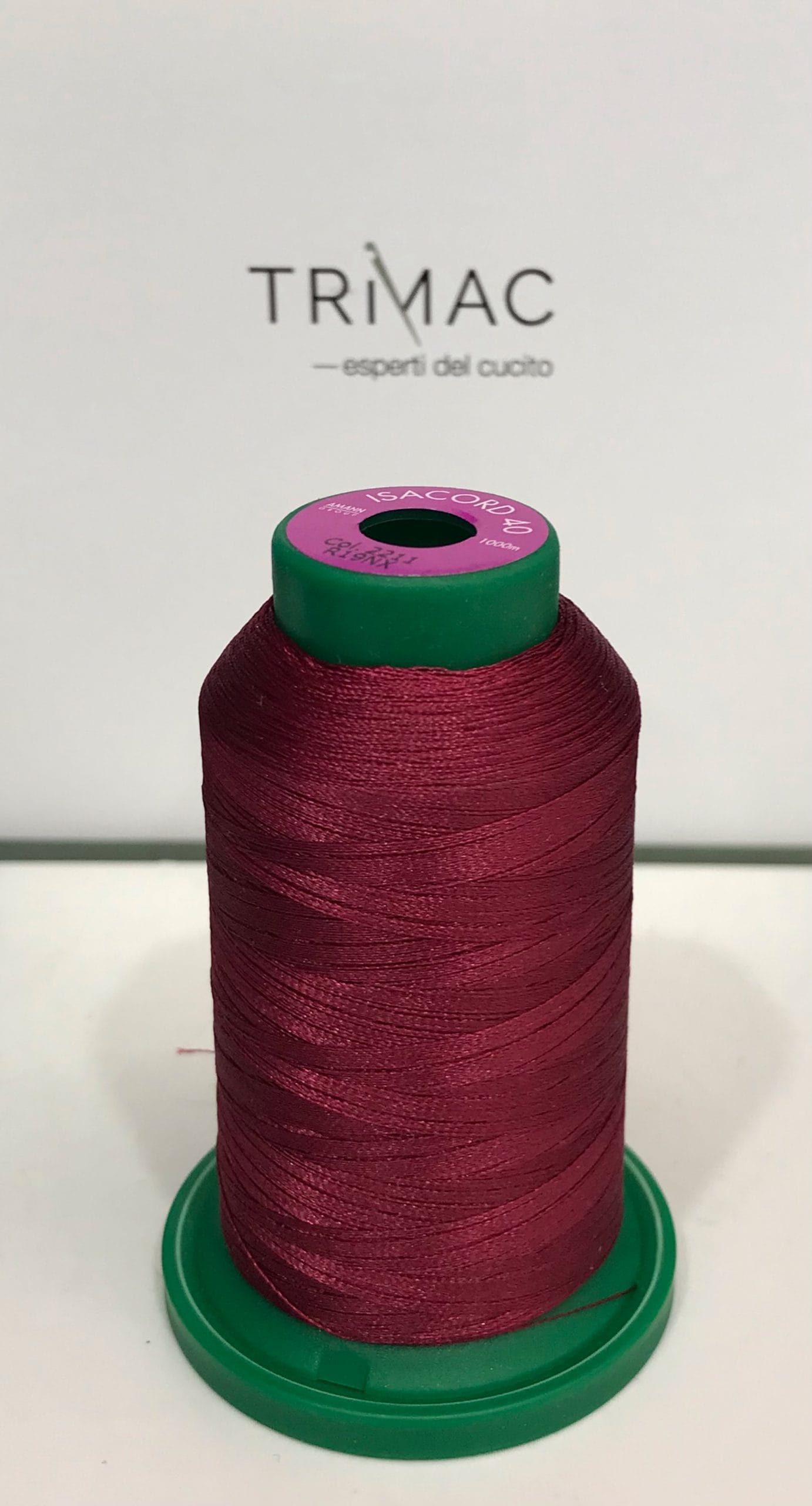 ISACORD 2211 Filato in poliestere lucido - Trimac Macchine Per Cucire